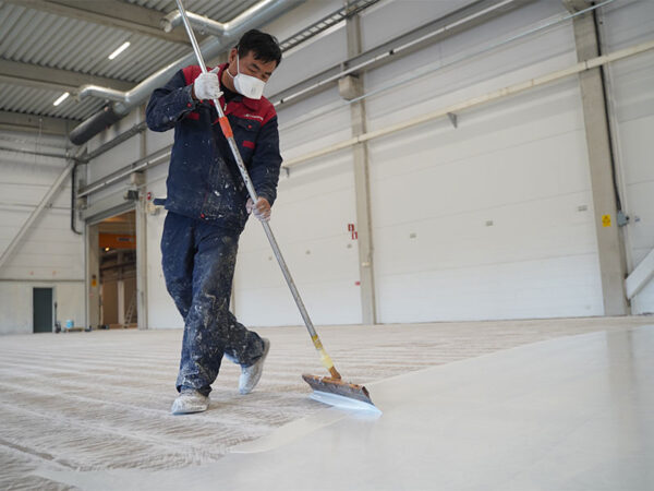 How to Apply Epoxy Flooring: Step-by-Step Guide & Pro Tips - KAIDA PAINT®
